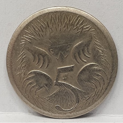 AUSTRALIA 1971 . FIVE CENTS COIN . ERROR . NO RIM . RIMLESS