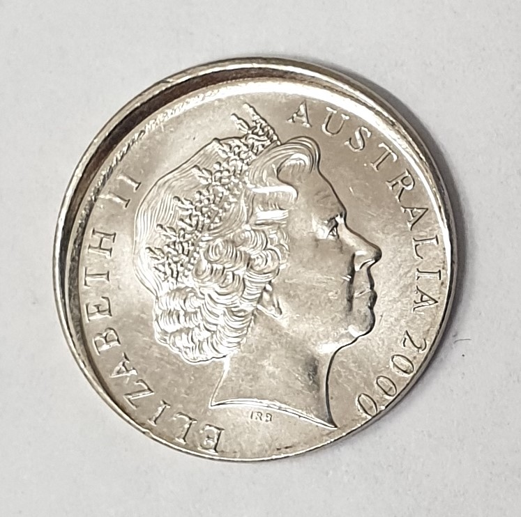 AUSTRALIA 2000 . FIVE CENTS . ERROR . OFF CENTRE . MIS-STRIKE ...