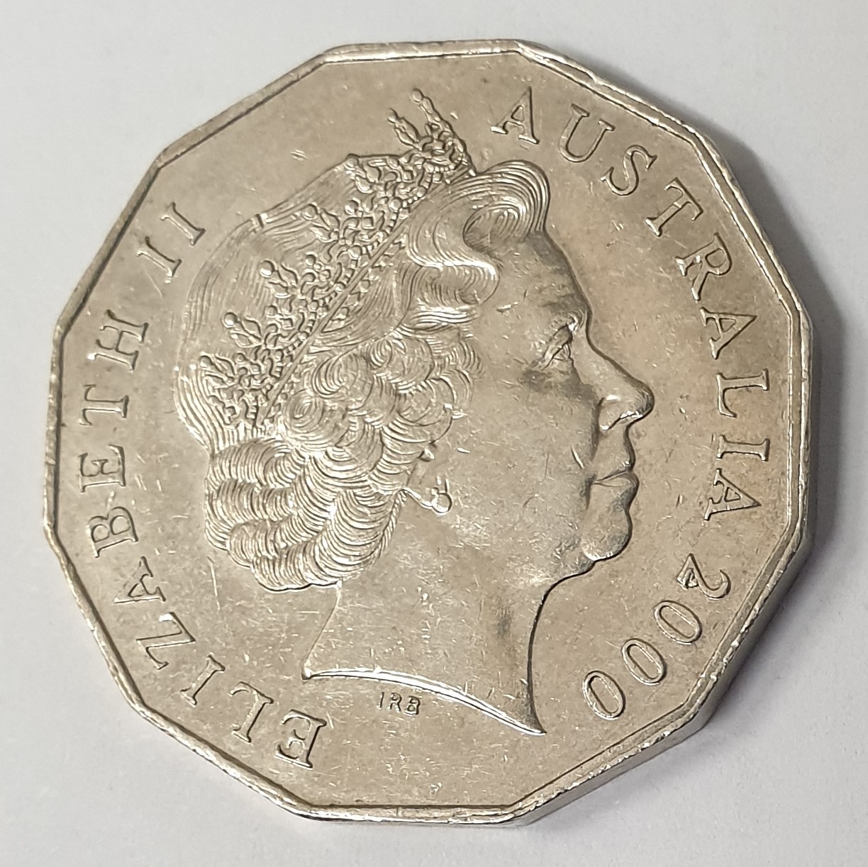 AUSTRALIA 2000 . FIFTY CENTS COIN . MILLENNIUM . ERROR . CUDS ON THE DATE
