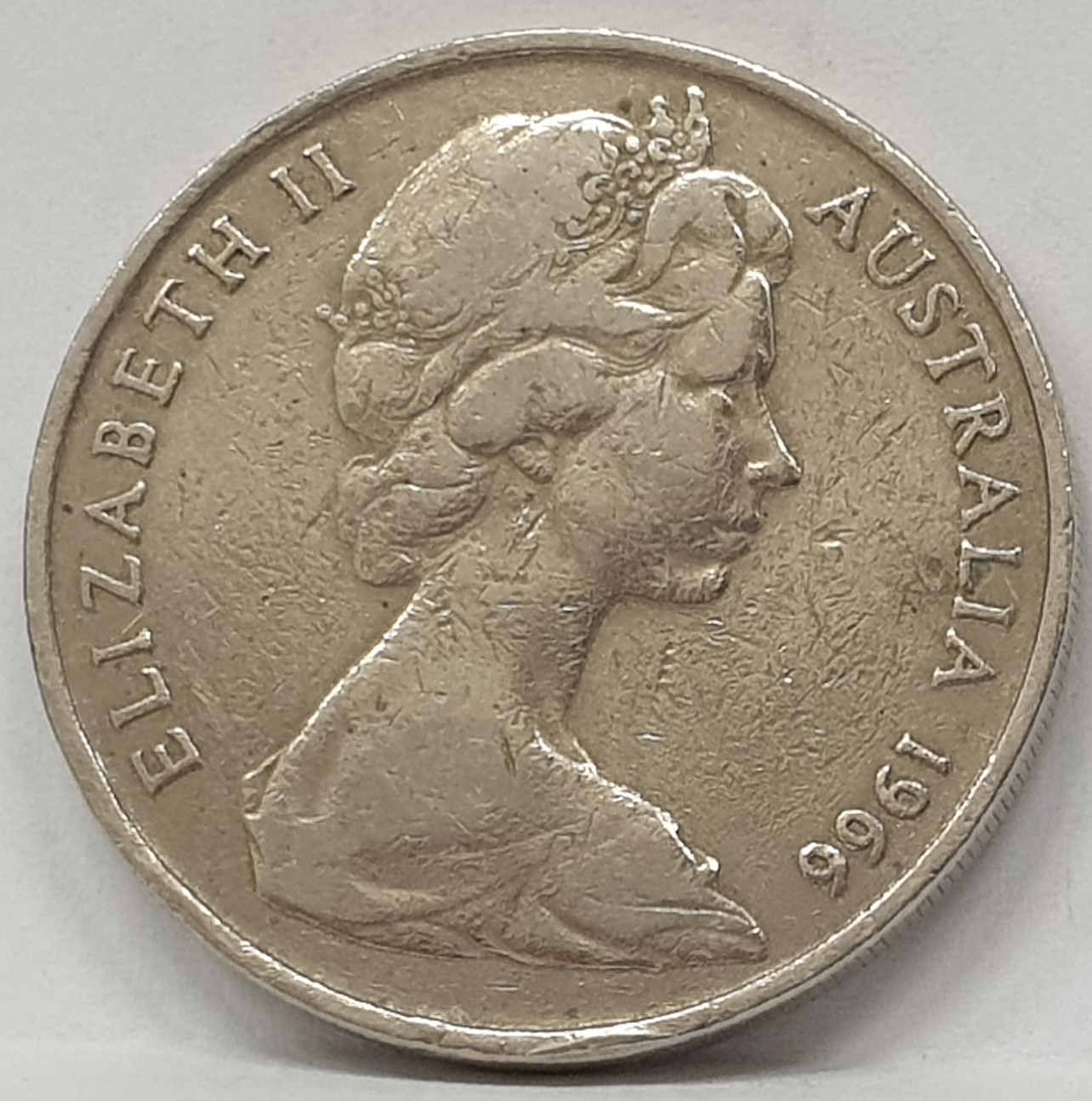 AUSTRALIA 1966 . TWENTY CENTS COIN . ERROR / VARIETY . WAVY 2