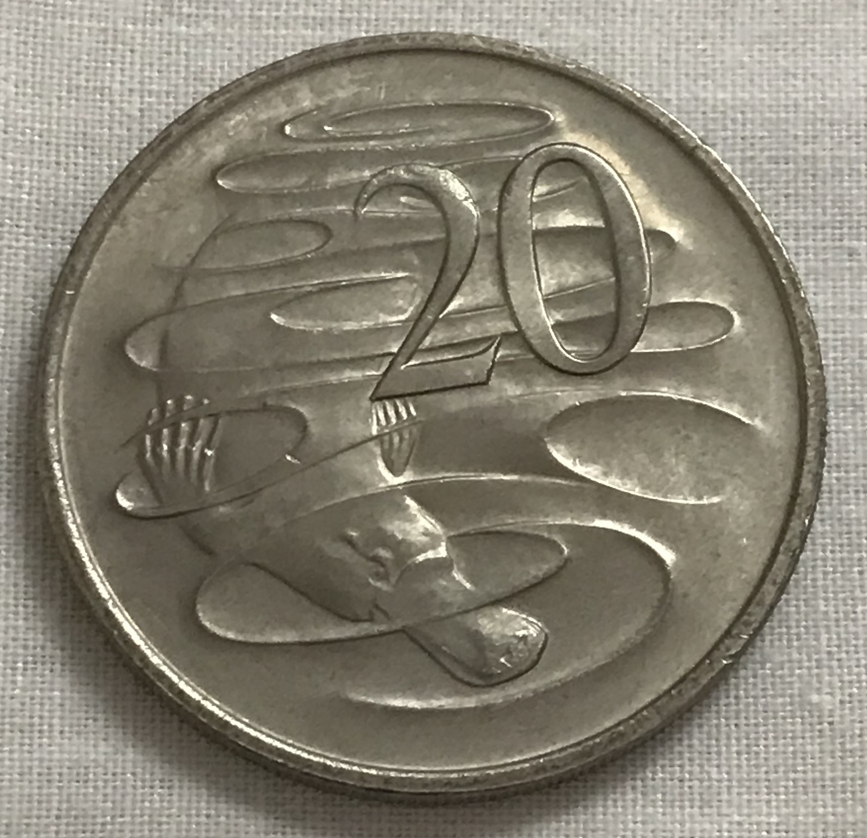 AUSTRALIA 1977 ... TWENTY CENTS COIN ... PLATYPUS