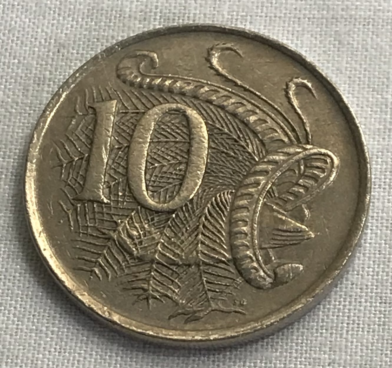 AUSTRALIA 1970 ... TEN CENTS COIN ... LYREBIRD