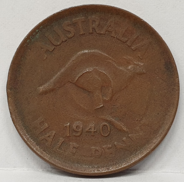 AUSTRALIA 1940 . HALF PENNY . MULTIPLE ERRORS . MIS-STRUCK . BROADSTRUCK